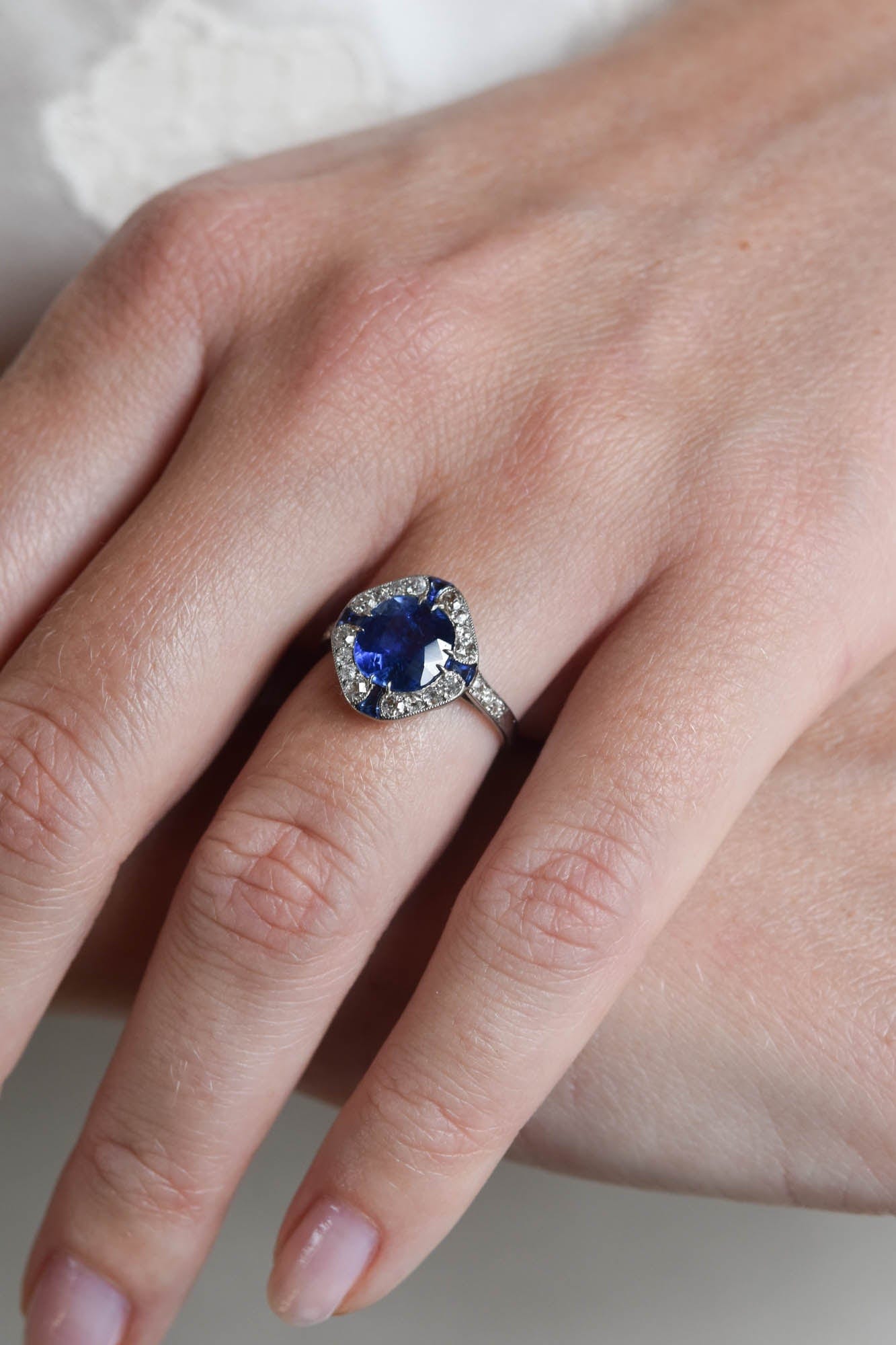 High Art Deco 2.50 Carat Lozenge-Shaped Burmese Sapphire & Diamond Vin ...